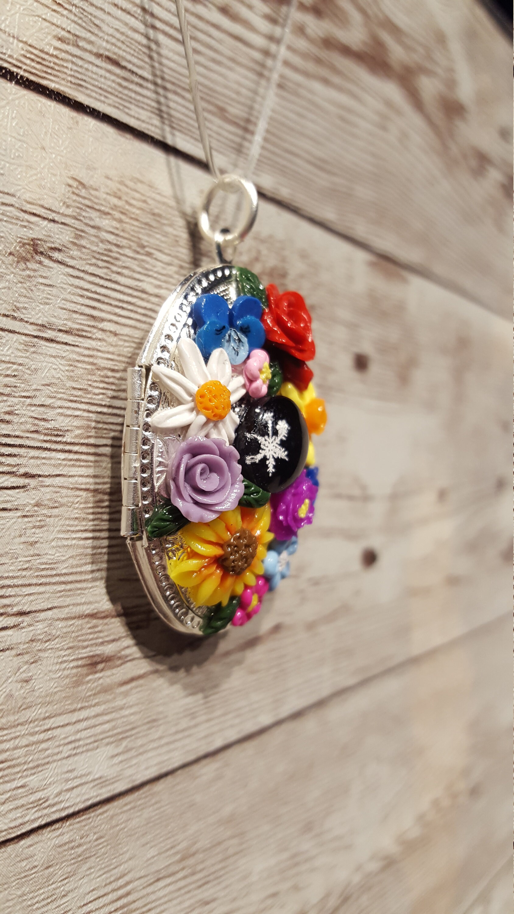 Spring Locket Floral Pendant real snowflake Flower locket | Etsy