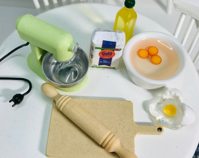 Miniature Baking Accessory Set: Dollhouse Kitchen Diorama - Etsy