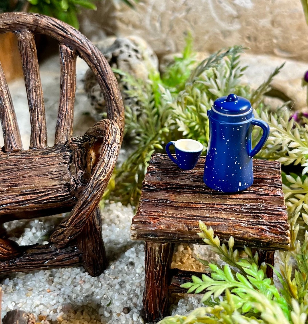 Miniature Blue or Red Spatterware Enamel Coffee Pot and 4 Coffee Cups ...