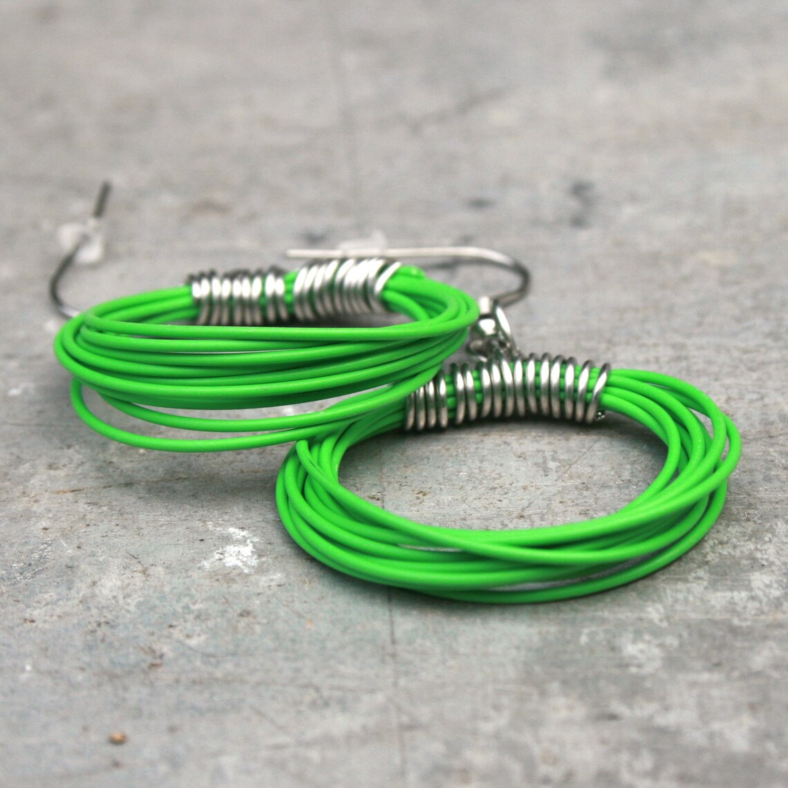 Bijoux recyclés. Boucles d'oreilles ABA en fil électrique recyclé ...