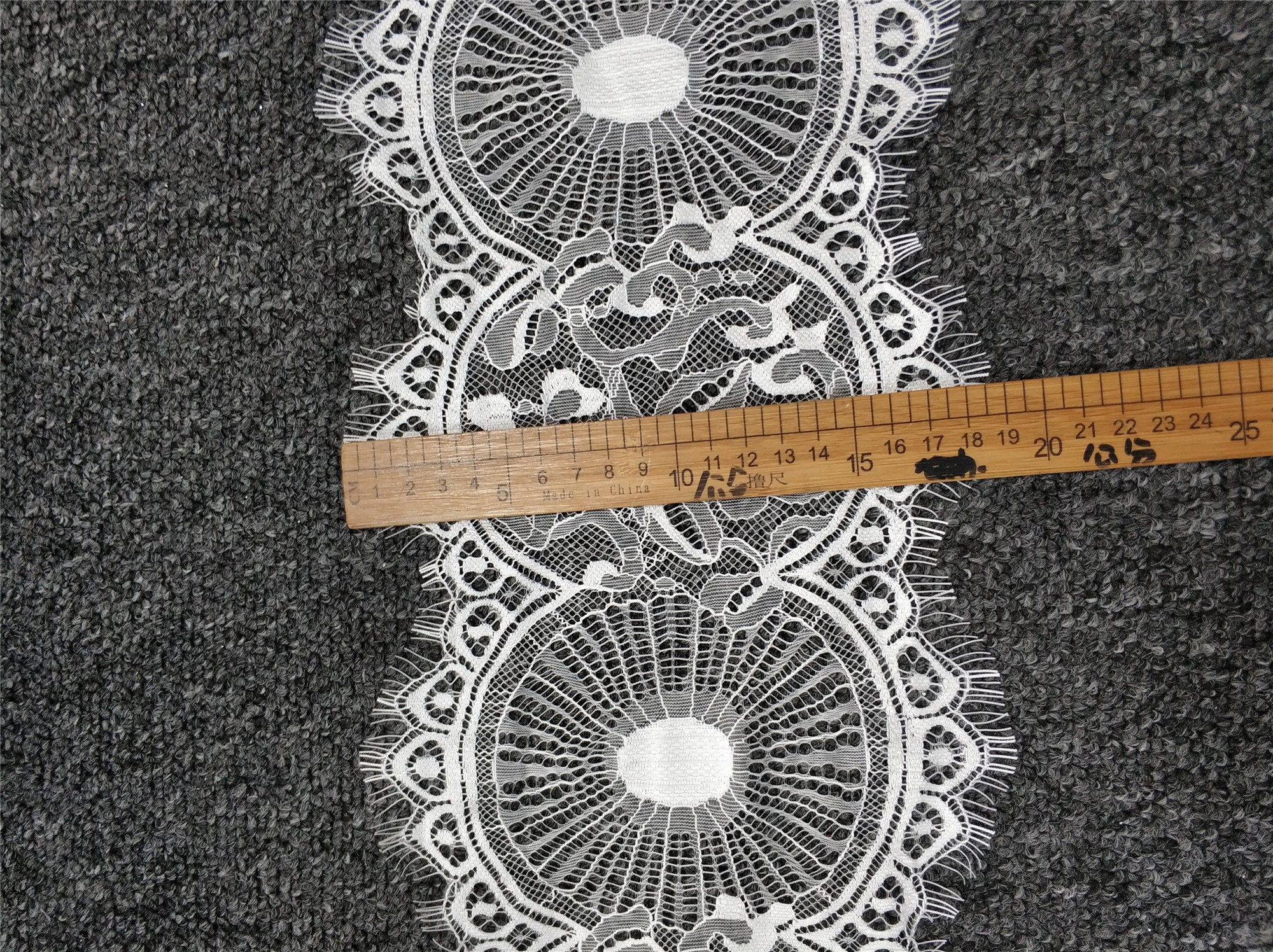 6.7” Wide Retro Chantilly Lace off White Eyelash Trim Lace, Soft Circle ...