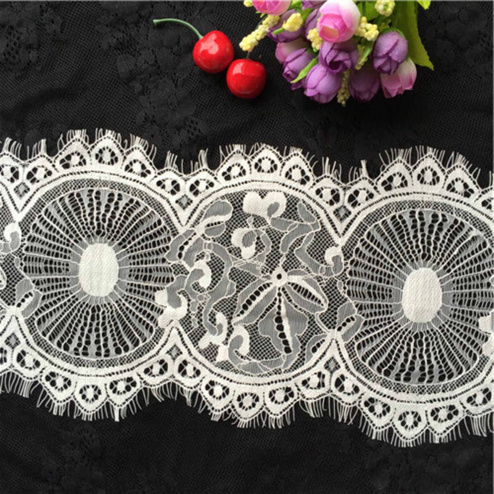 6.7” Wide Retro Chantilly Lace off White Eyelash Trim Lace, Soft Circle ...