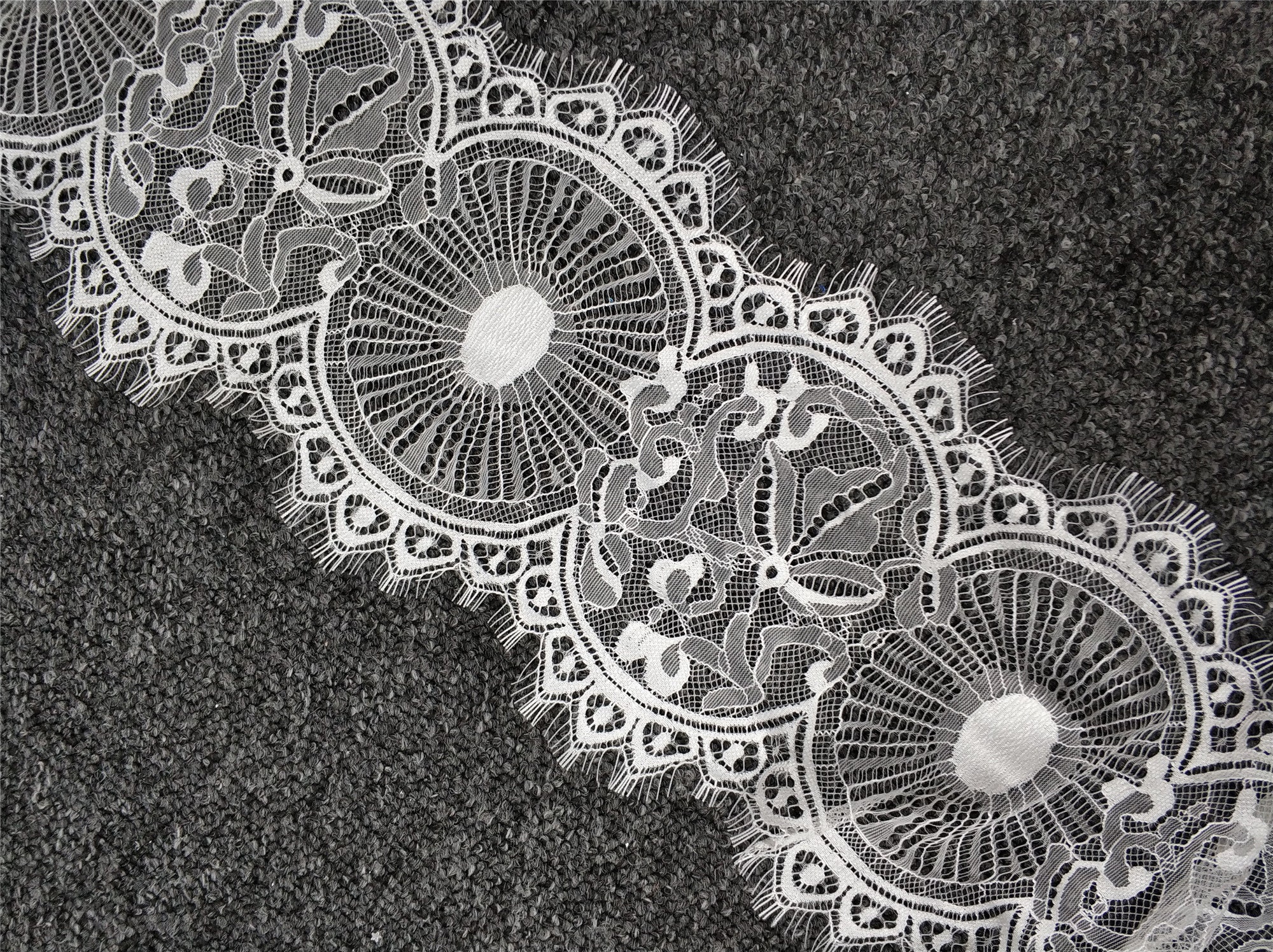 6.7” Wide Retro Chantilly Lace off White Eyelash Trim Lace, Soft Circle ...