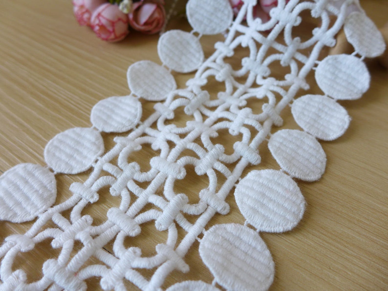 Delicate Crochet Circle Lace off White Guipure Lace Trim - 3.7