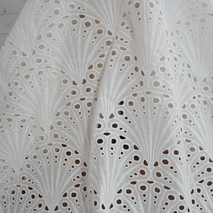 Cotton Eyelet Lace Fabric in off White, Vintage Scalloped Pattern ...