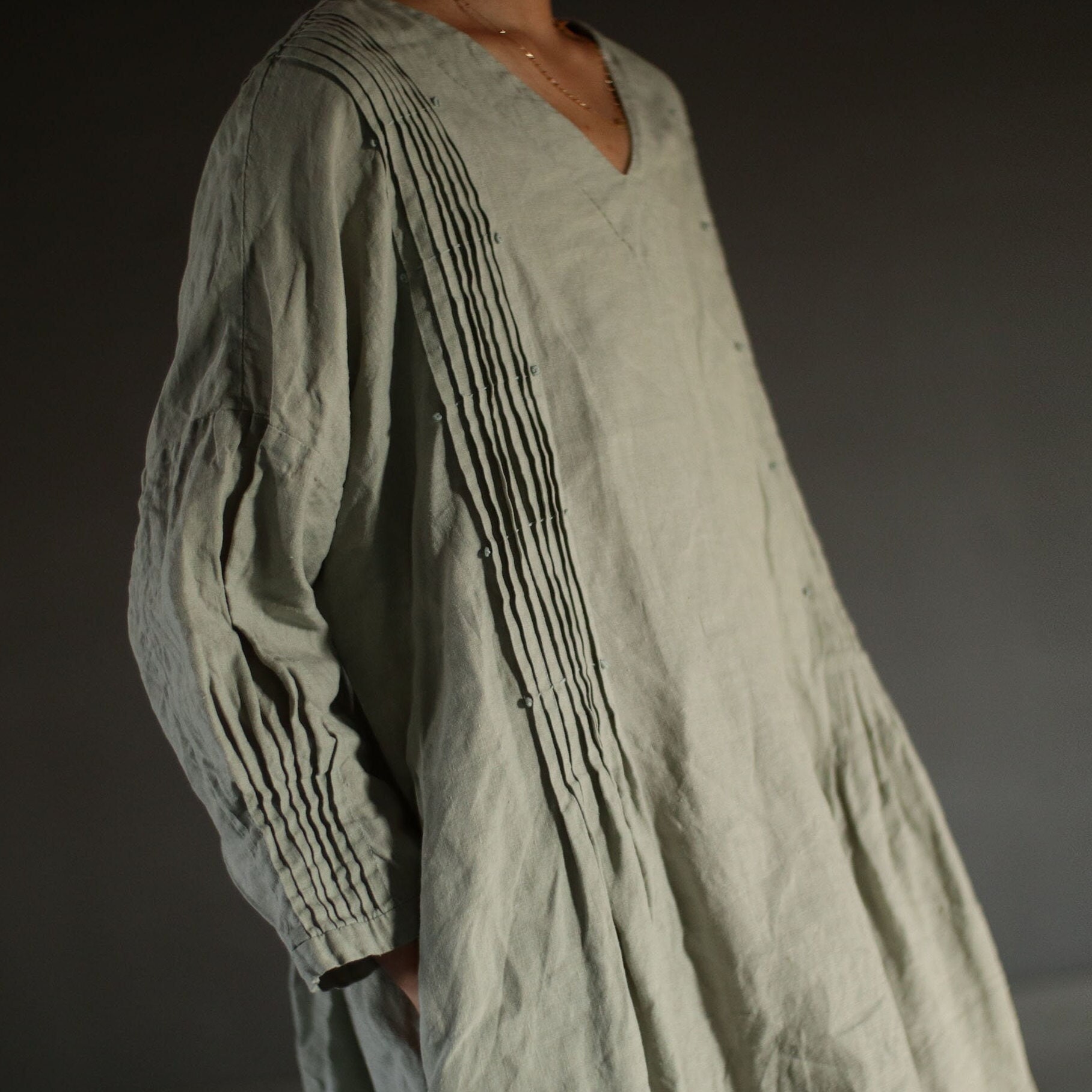 22135mint Linen V-neck Pintucked Dress, Handmade by OOZZ - Etsy