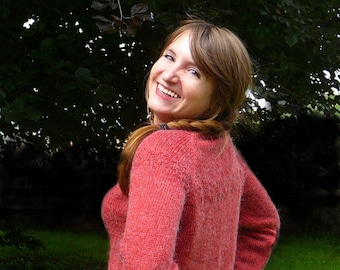 Sarah's White Jumper a Knitting Pattern Inspired by the | Etsy