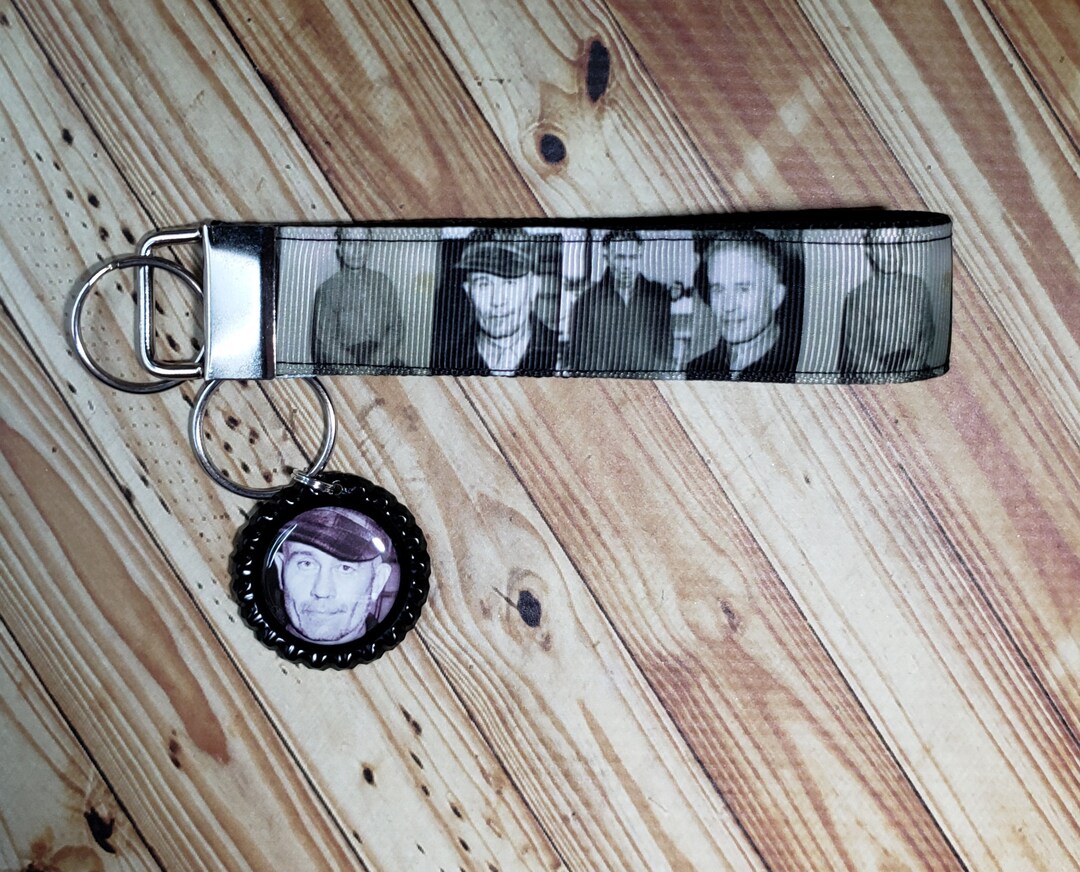 Ed Gein Serial Killer True Crime Wristlet Key Fob Keychain Set - Etsy ...