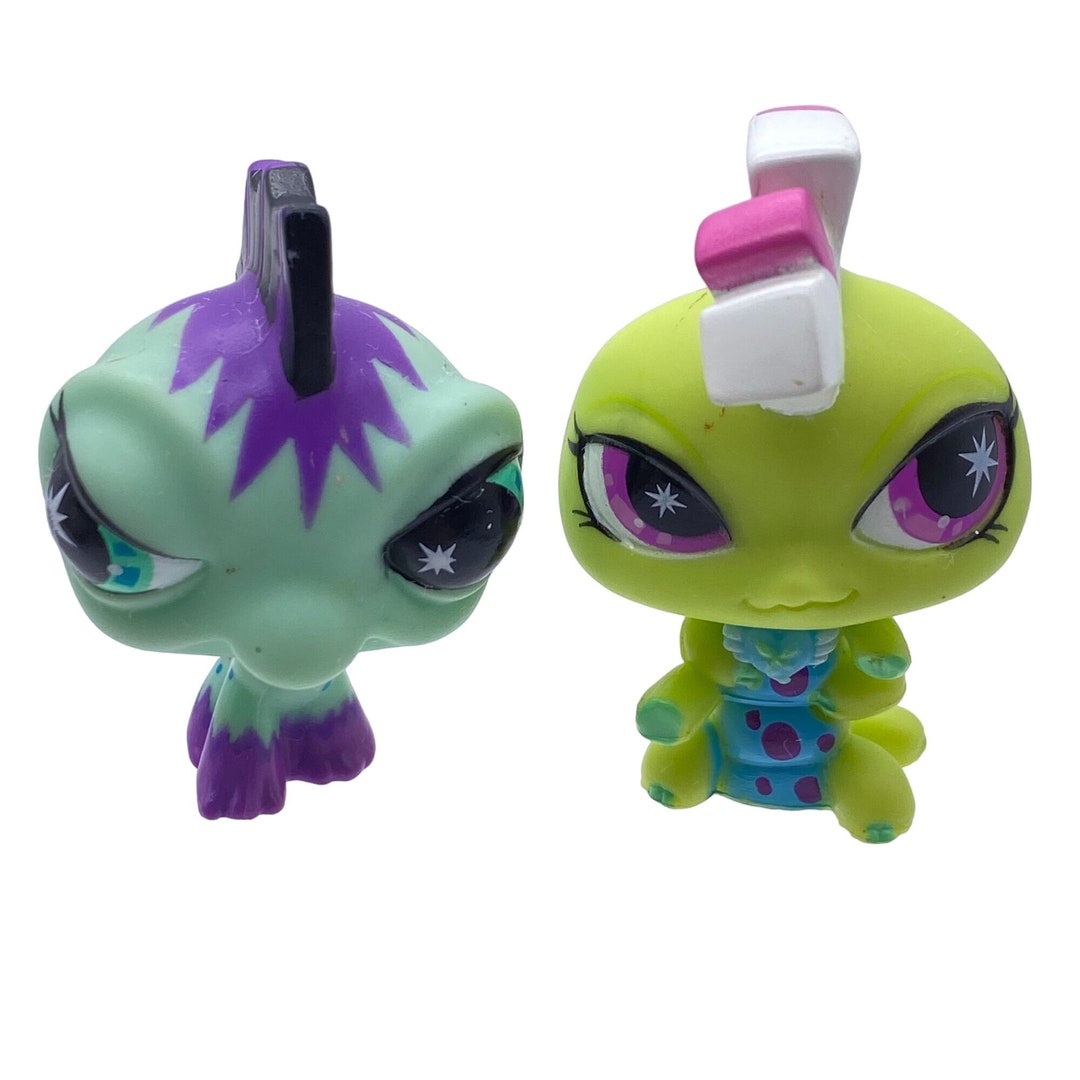 Littlest Pet Shop LPS Caterpillar Punkiest Pets W/necklace & Punkiest ...