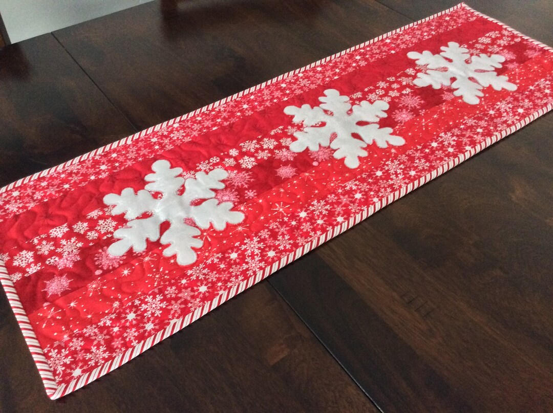 Snowflake Quilted Table Runner, Winter Table Runner - Etsy