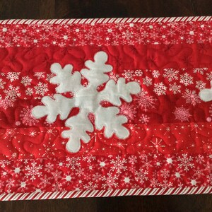 Snowflake Quilted Table Runner, Winter Table Runner - Etsy