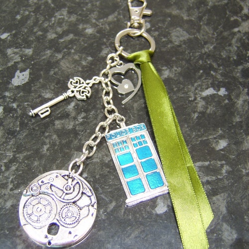 TARDIS Keychain. Dr. Who Inspired Key Ring Police Box Motel | Etsy