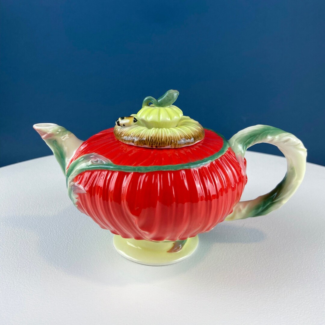 Cute Red Poppy Shaped Tea Pot. Bee Sitting on Lid. Modern Farmhouse ...