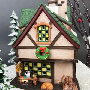 Department 56 Christmas Village House. Illuminated Dickens Village ...