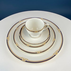 Wedgewood Cavendish Classic Dinnerware Set. 4 Settings: Dinner, Salad ...