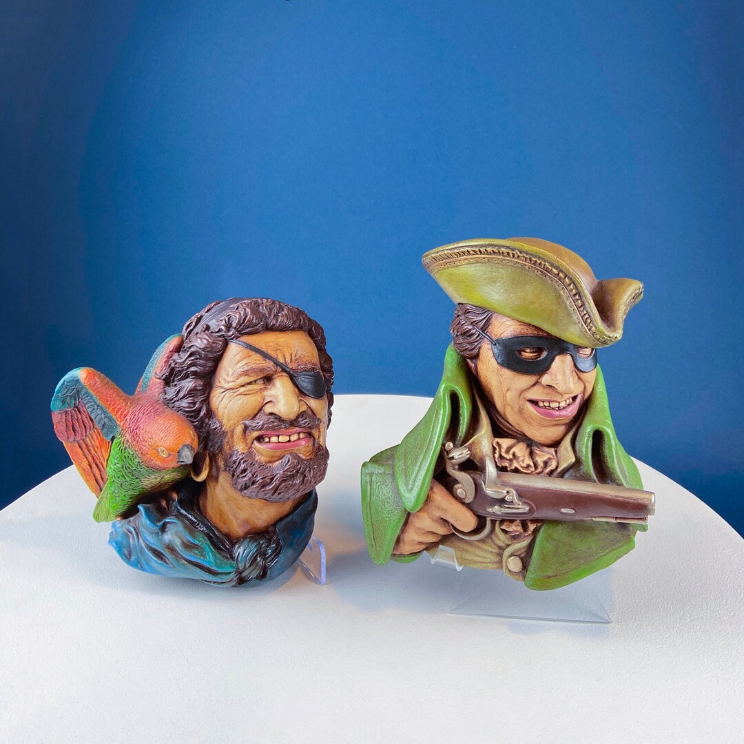 Vintage Chalkware Heads of Pirate With Parrot or Highwayman With Pistol ...