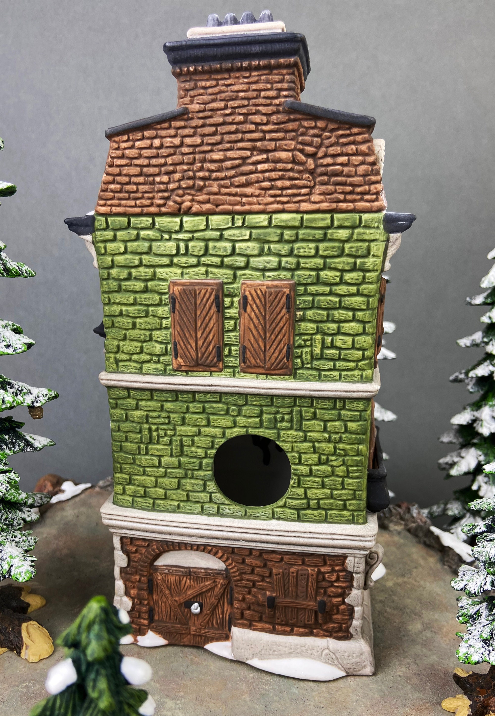 Flat of Ebenezer Scrooge. Dept 56. Christmas Village Illuminated House ...
