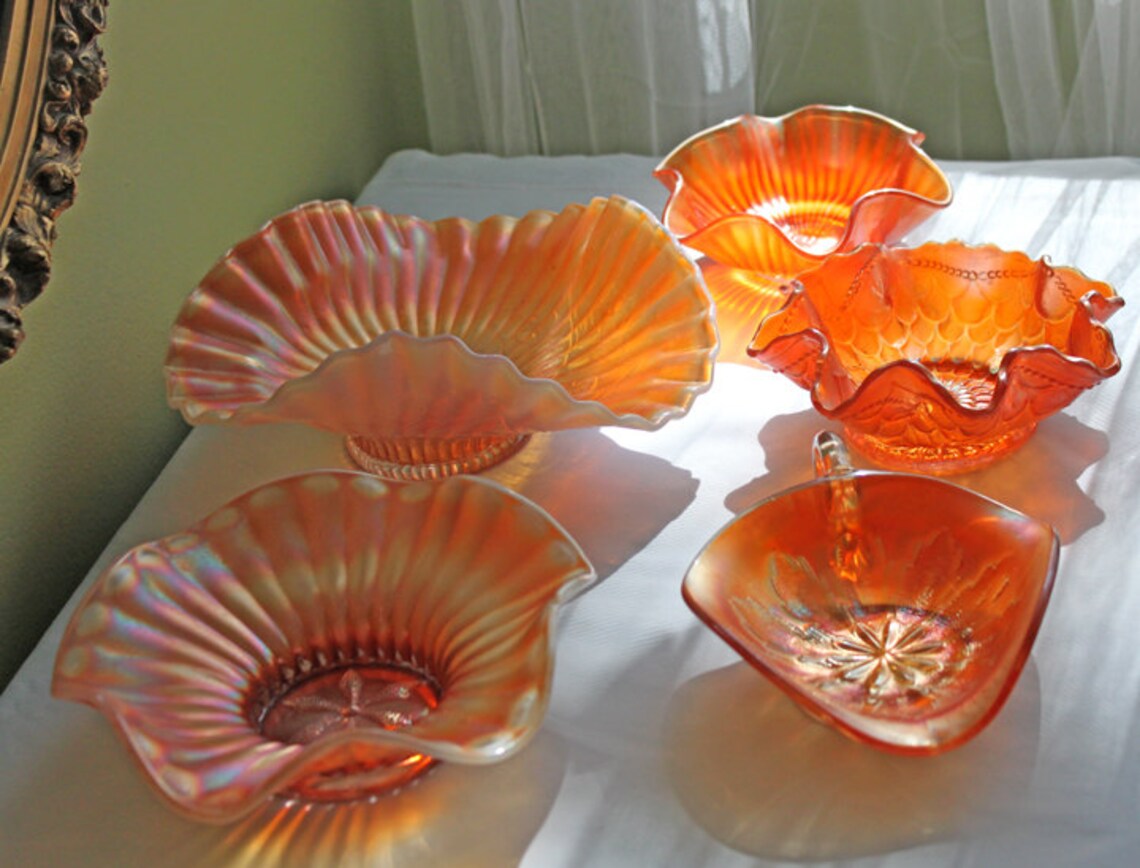 Vintage Carnival Glass Bowl. Rays Pattern and Crimped Edge - Etsy