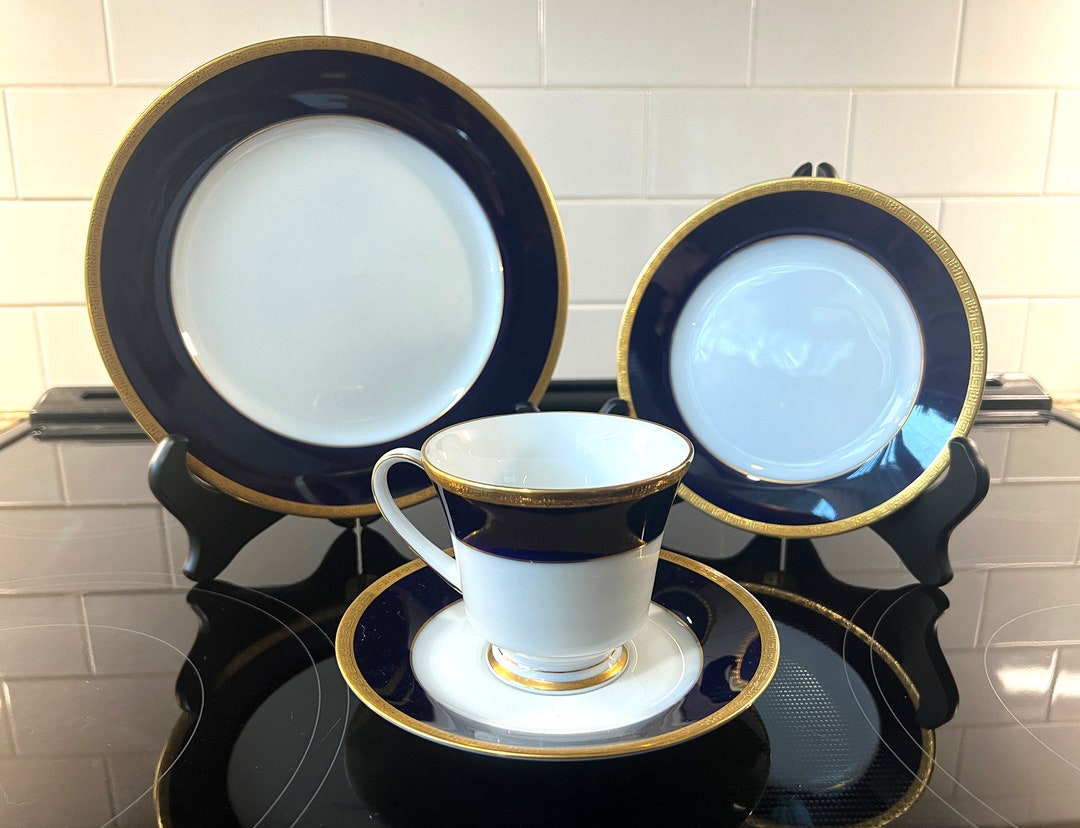 Noritake “valhalla” 4-piece Place Setting: Cobalt Blue, Gold Greek Key ...