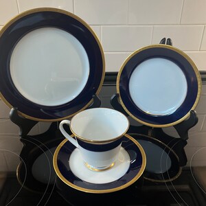Noritake “valhalla” 4-piece Place Setting: Cobalt Blue, Gold Greek Key ...