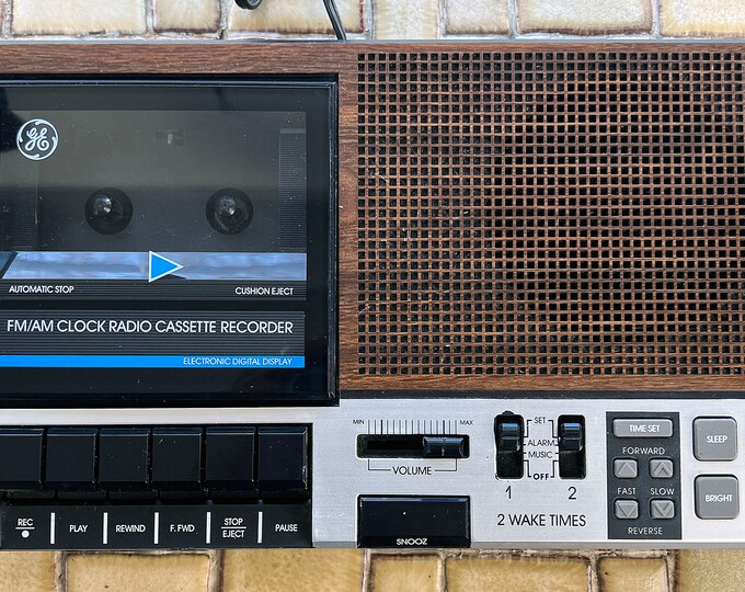 Vintage 1982 GE 7-4956B AM/FM Alarm Clock Radio Cassette Player ...