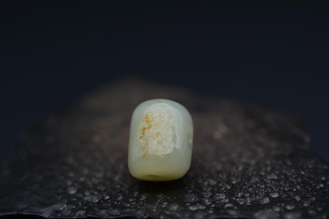 A Hand Carved Chinese Pebble Nephrite Jade Bead-guru Bead JB-076 - Etsy