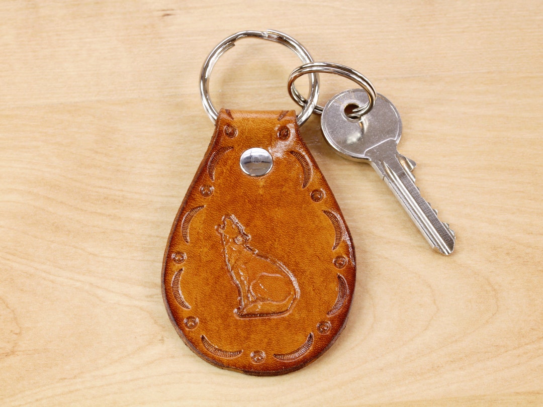 Wolf Keychain, Leather Keychain, Hand Tooled Leather Key Fob, Howling ...