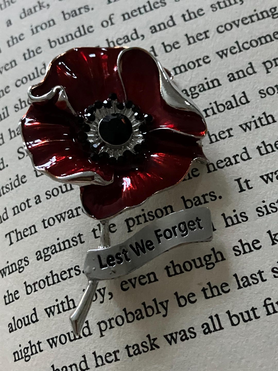 Commemorative Poppy Brooch Lest We Forget - Etsy