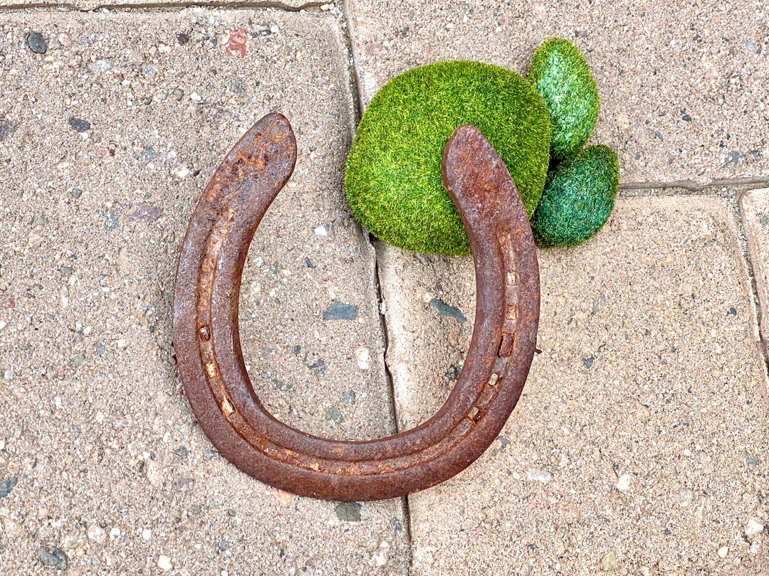 Rustic Iron Horseshoe. Vintage. Equestrian. Horse. Dressage. Primitive ...