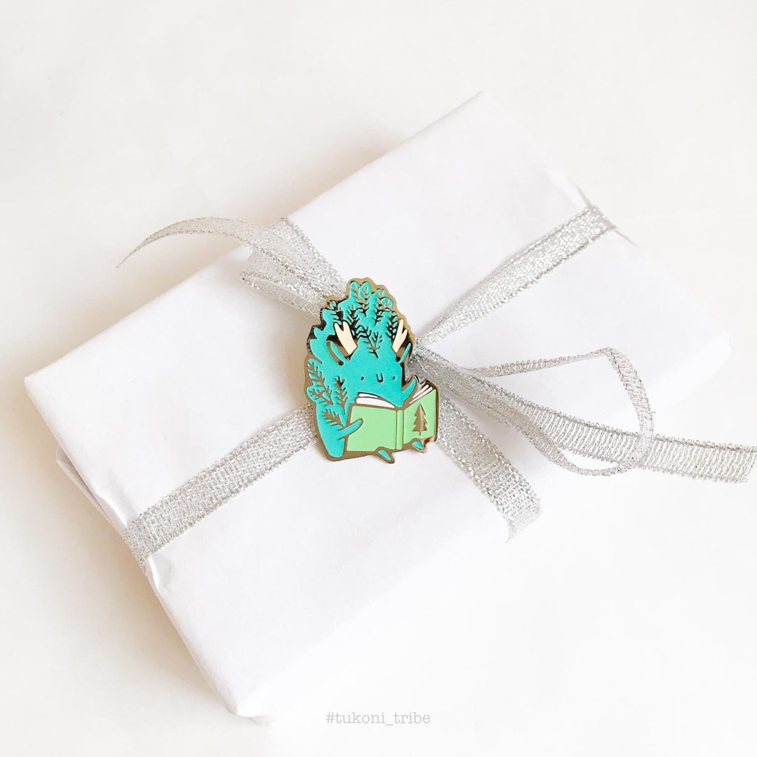 Christmas Tree Enamel PIN Fir Tree Lapel Pin Animal Pin Nature Brooch ...