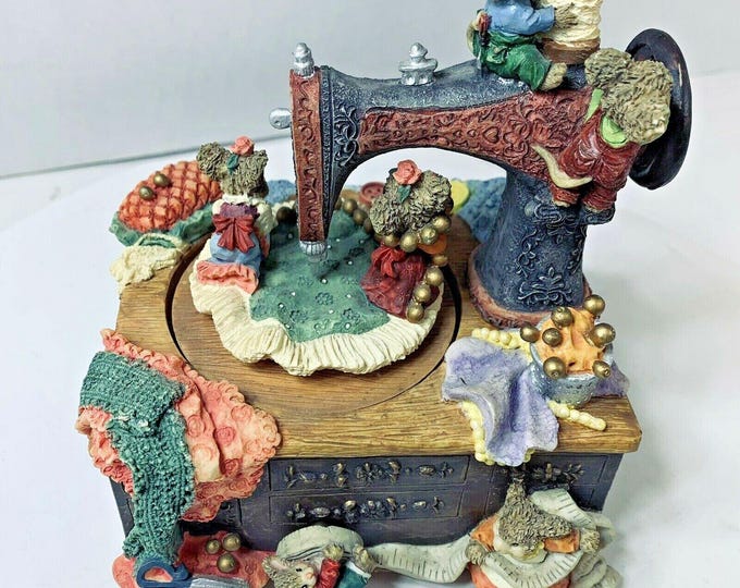 Music Box Mice Playing on Sewing Machine Plays My Favorite Things Fancy ...