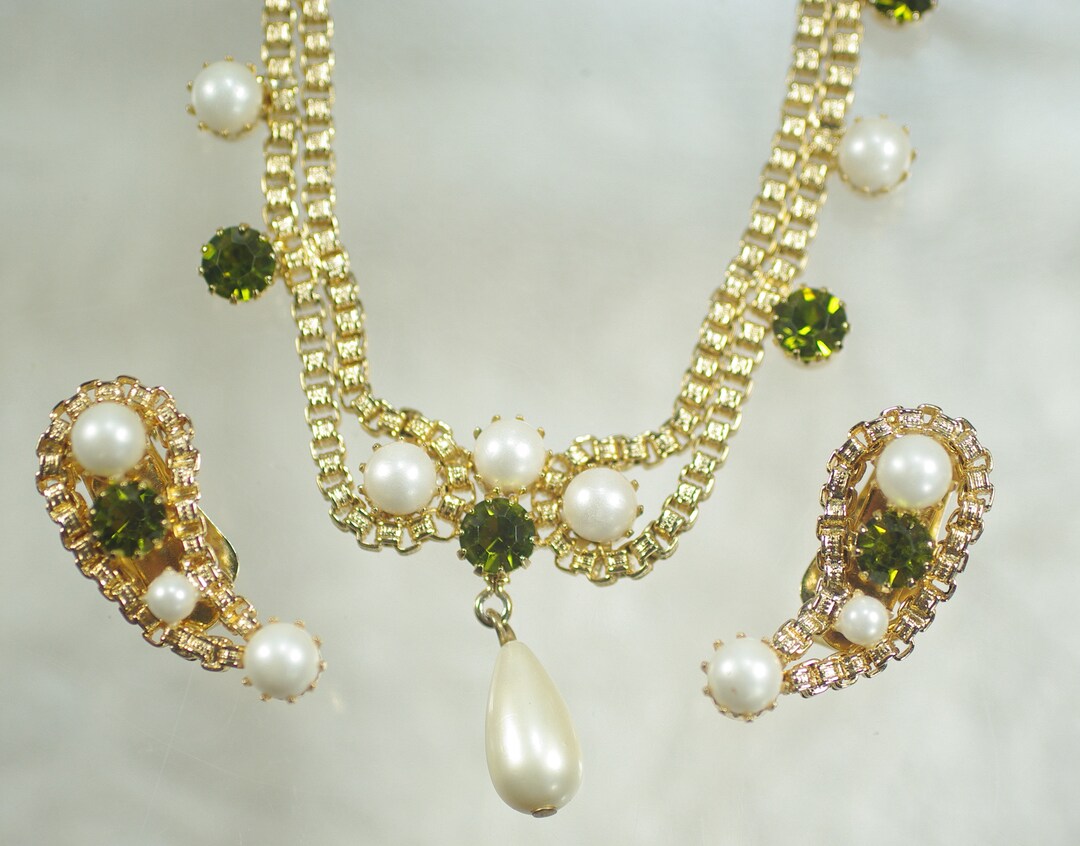 Hobe Necklace Pearl Rhinestone Set, Olive Crystal Pearl 2pc Hobe Set ...
