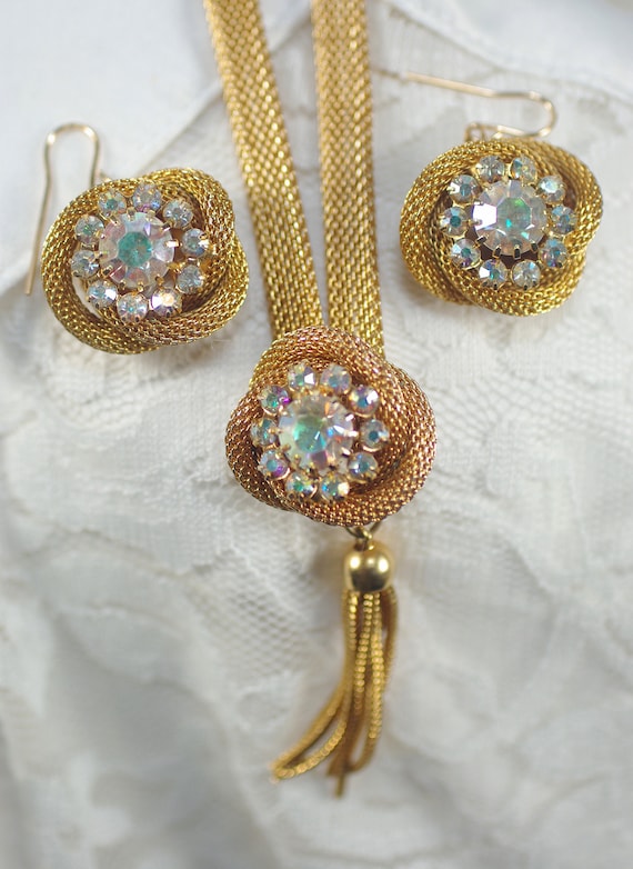 Gold mesh necklace with crystals store