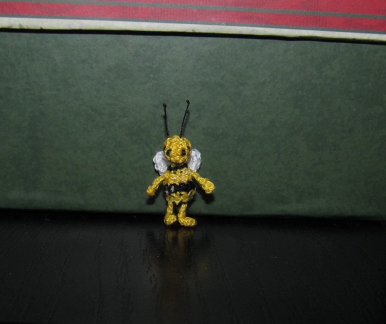 Miniature Bee miniature bumble bee tiny bee dollhouse | Etsy