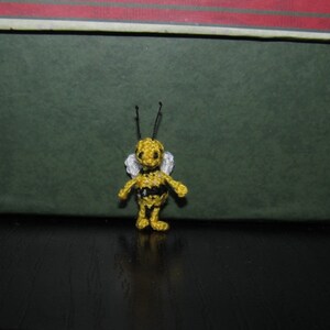 Miniature Bee Miniature Bumble Bee Tiny Bee Dollhouse - Etsy