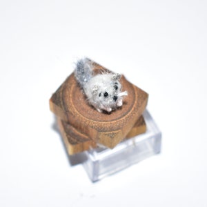 Miniature Chinchilla Micro Crochet Chinchilla Dollhouse Miniature Pet ...