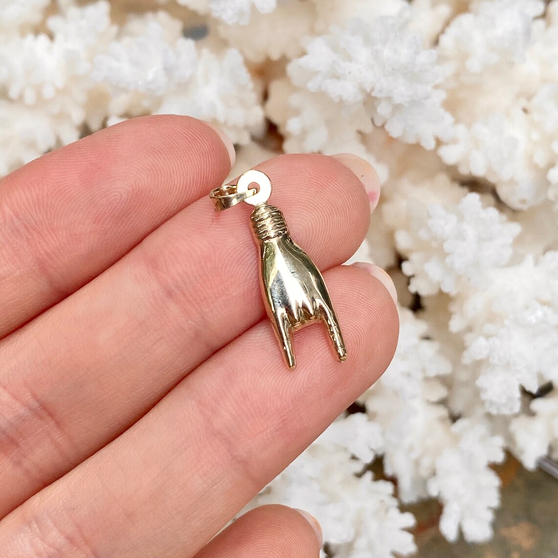 14KT Yellow Gold 3D Italian Mano Cornuto Hand Symbol Good Luck Pendant ...