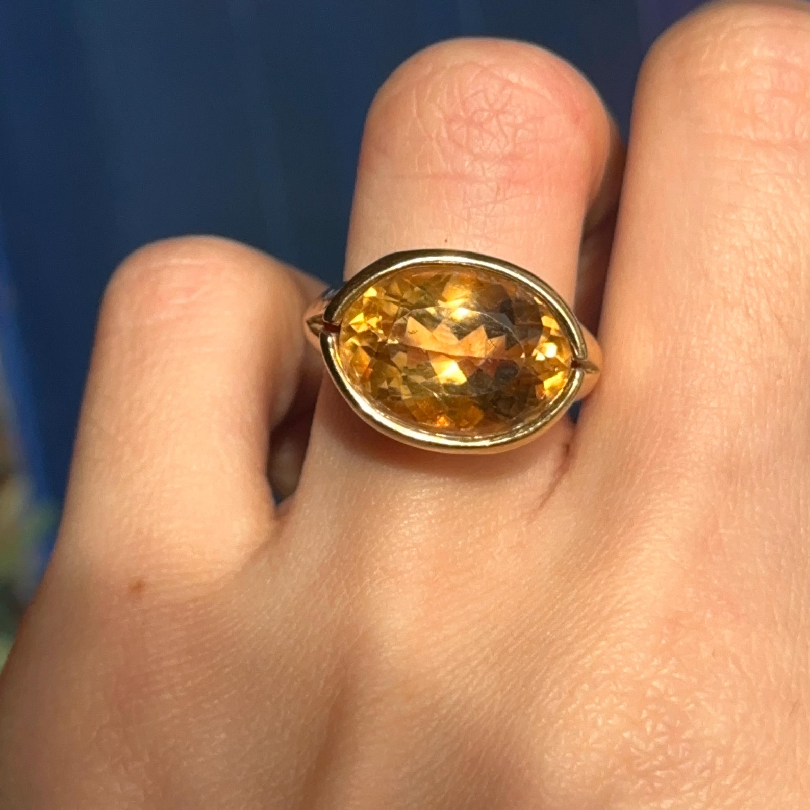Estate Vintage Heavy 22KT Yellow Gold Oval Bezel East West Set Faceted ...