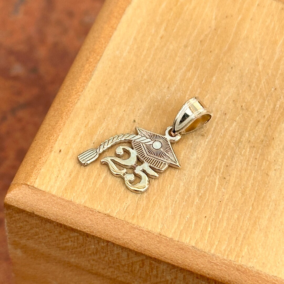 14KT Yellow Gold Flat ‘25 Graduation Cap + Dangling Tassel Pendant ...