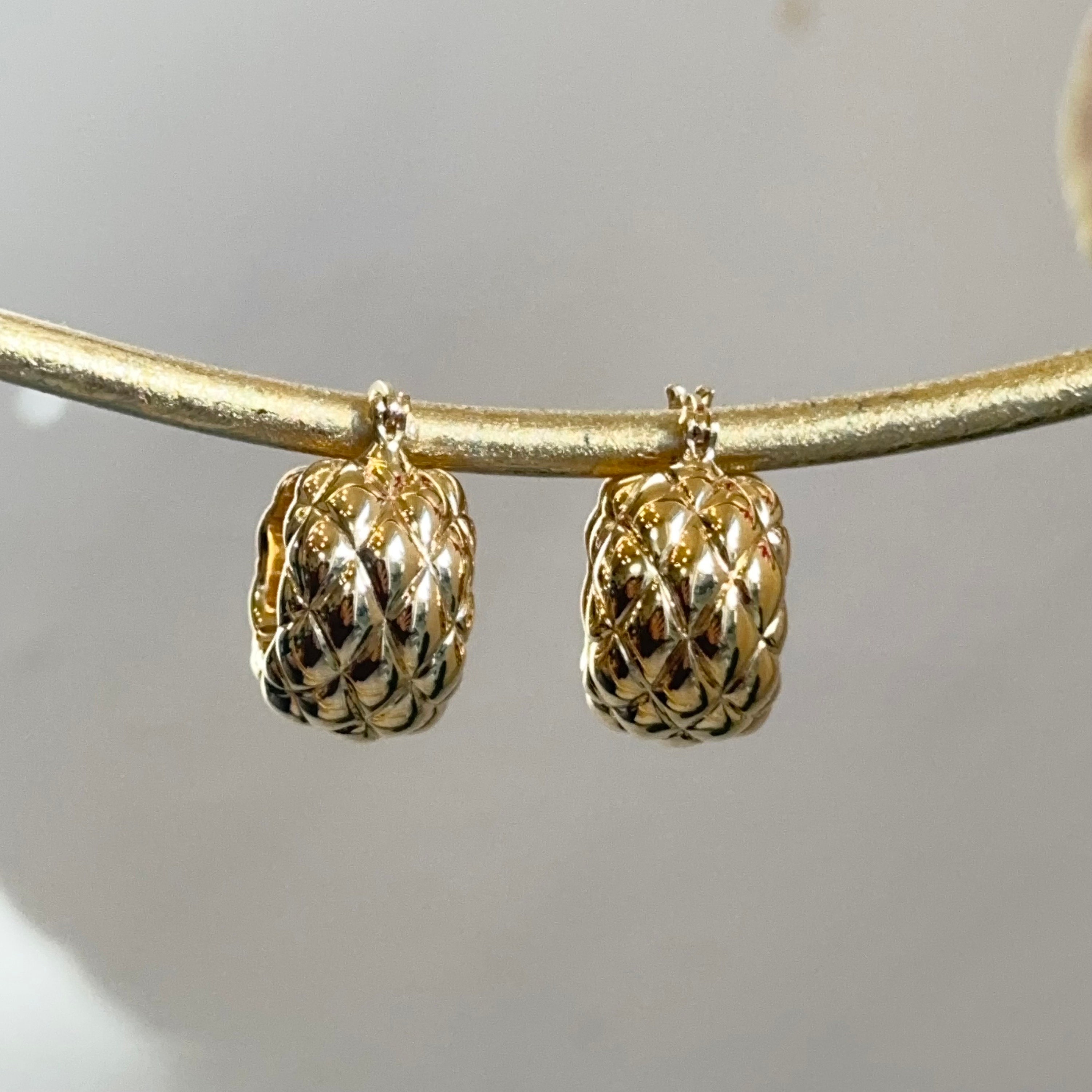 14KT Yellow Gold Weaved Crosshatch Design Thick 9mm Wide Rounded Small ...