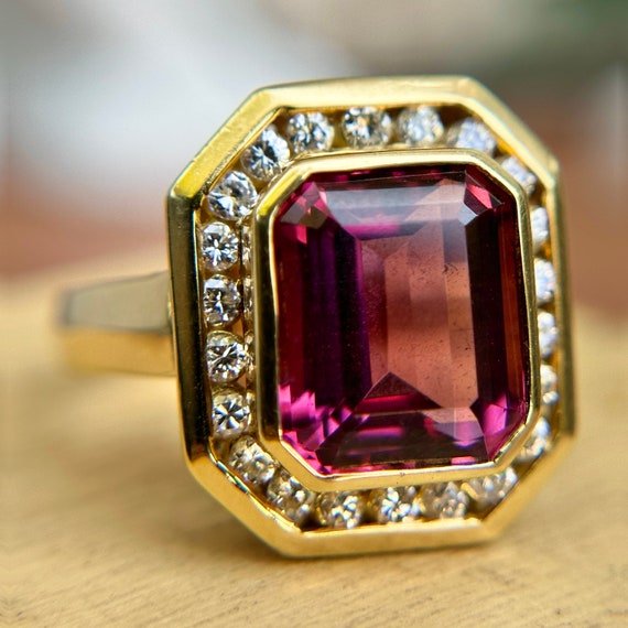 Vintage 18KT Yellow Gold Bezel Octagonal Emerald-Cut … - Gem