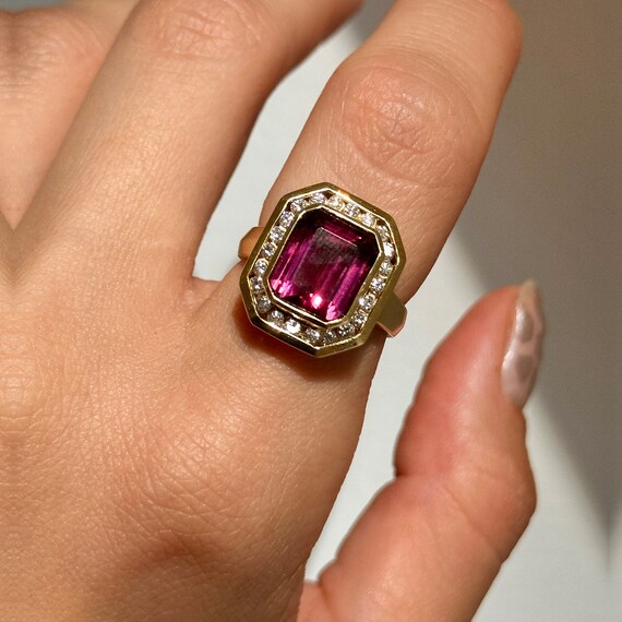 Vintage 18KT Yellow Gold Bezel Octagonal Emerald-Cut … - Gem