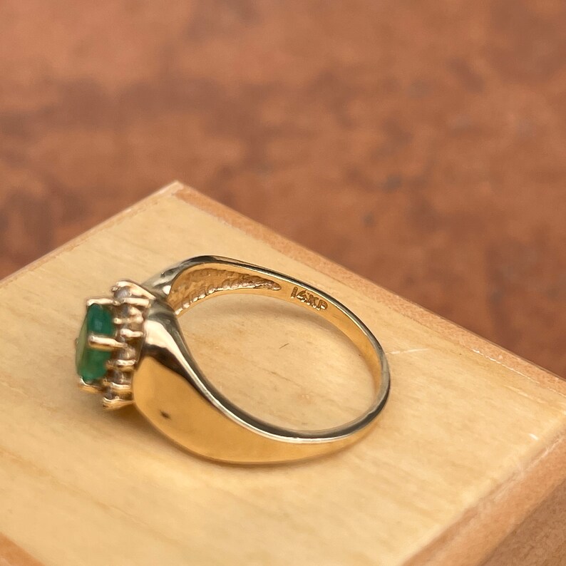 Estate Vintage 14KT Yellow Gold Oval .80 CT Emerald + Round Diamond ...