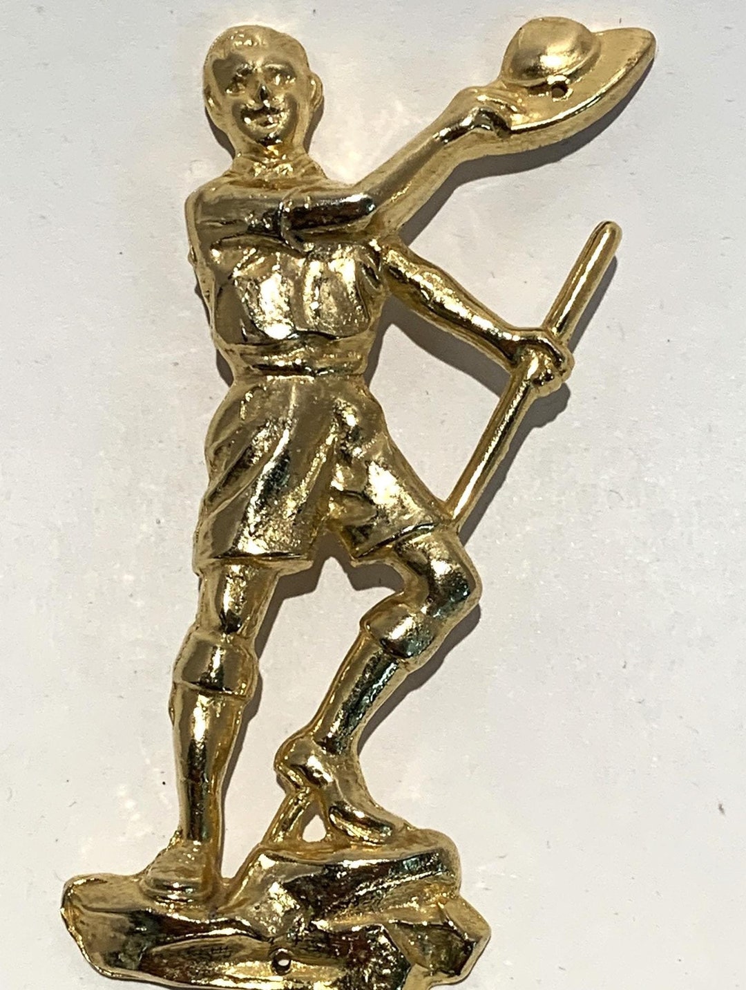 Vintage 1970s Boy Scout Figure Trophy 2 Dimensional Gold Tone BSC or ...