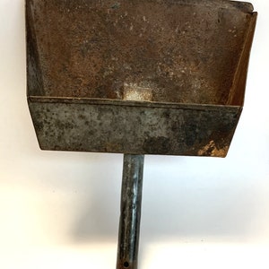 Large Metal Tin Dust Pan Industrial Rustic Primitive Crafts Folk Art ...