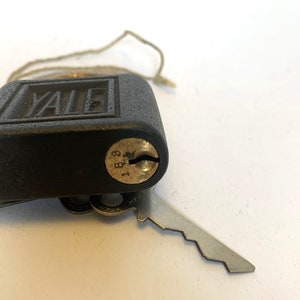 1901 Antique Yale & Towne Y and T Padlock With 2 Keys Number 183 Clover ...