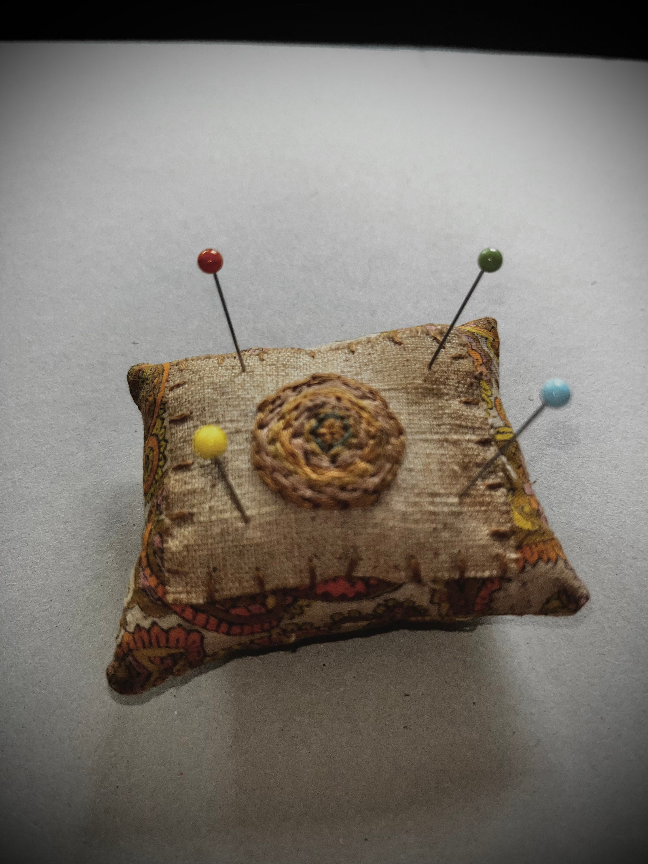 Primitive Pin Cushion retro Vintage Fabricembroidered-sewing-quilting ...