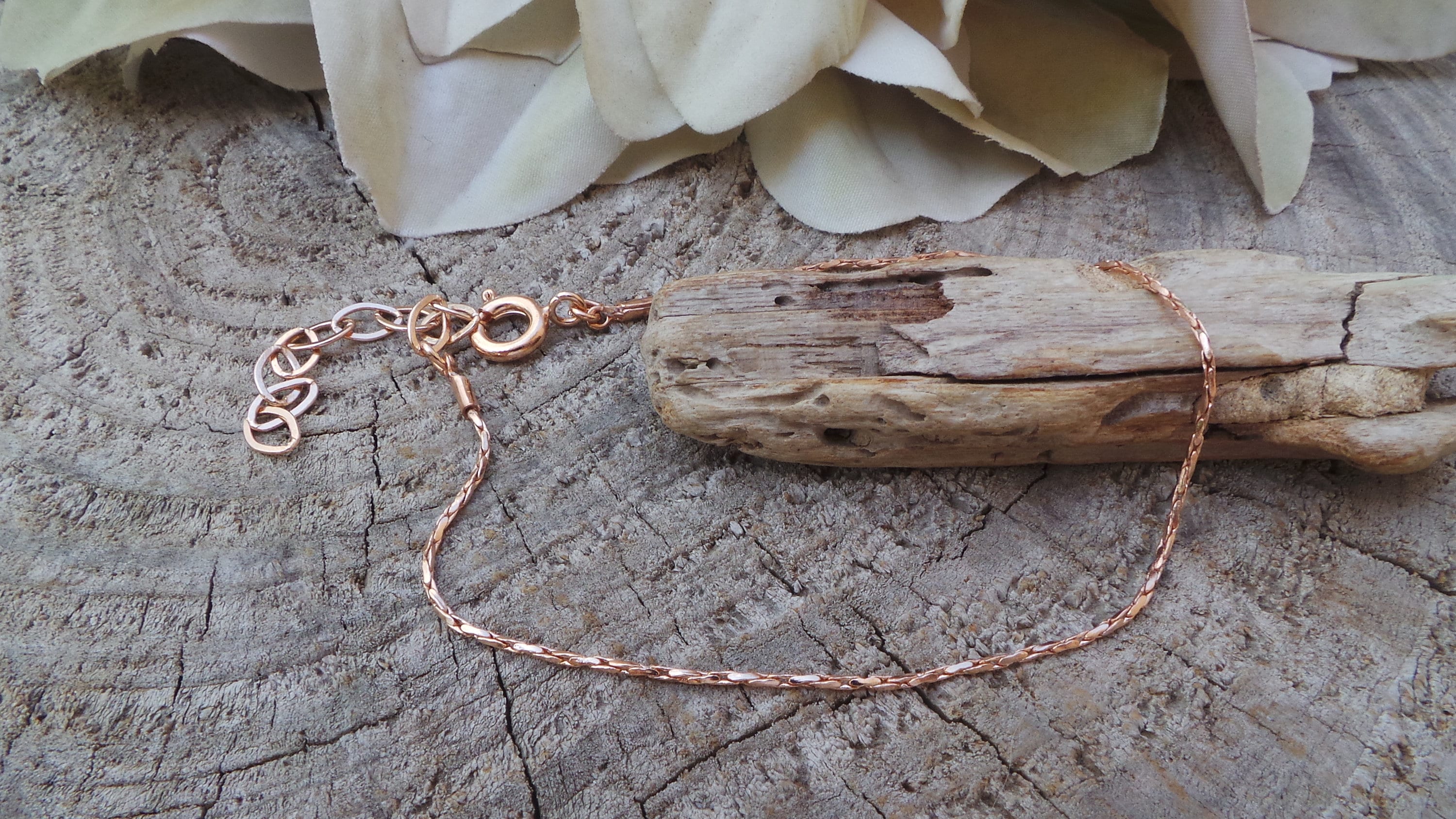 Minimalist bracelet. Thin chain bracelet. Dainty gold filled chain ...