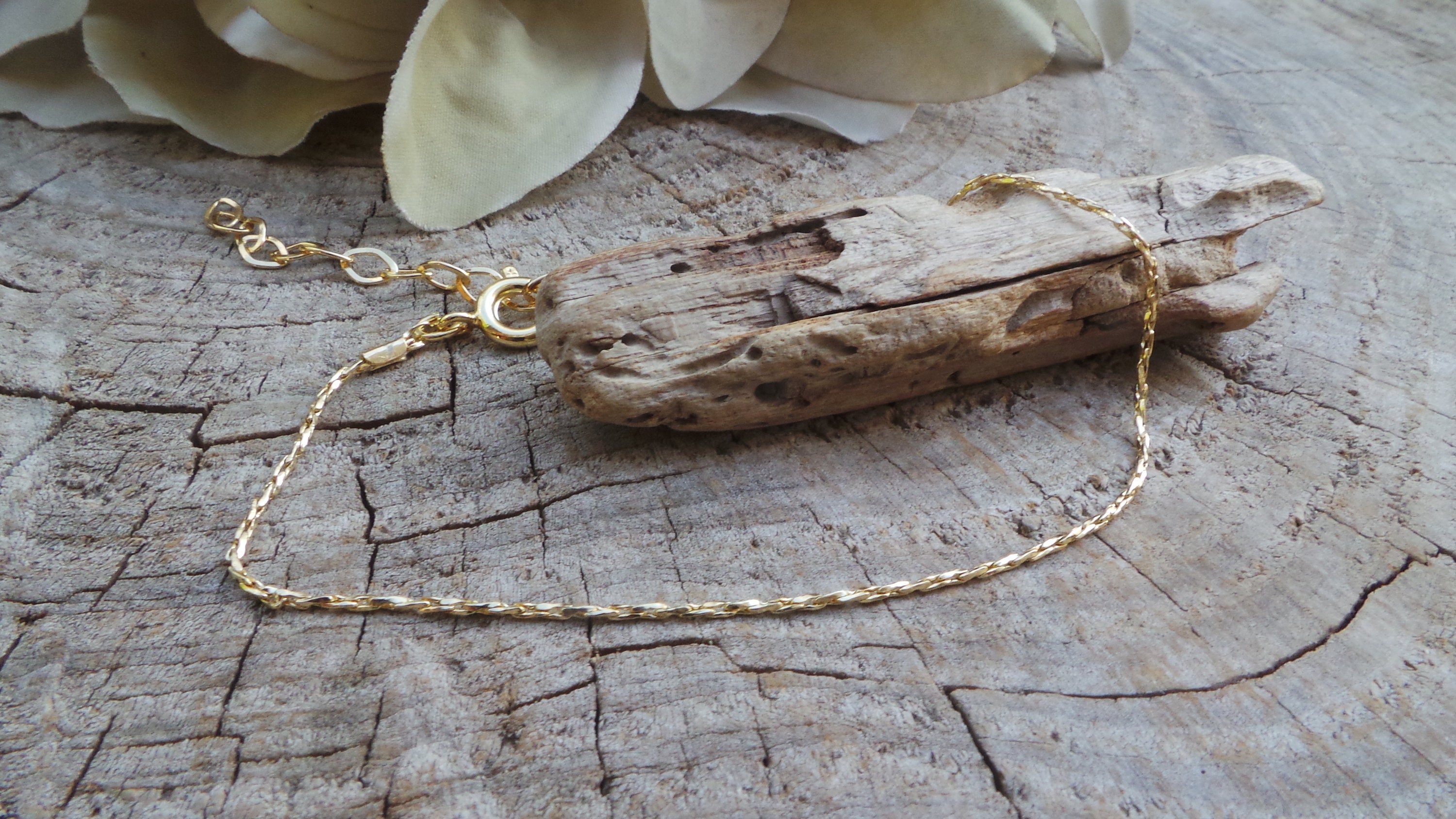 Minimalist bracelet. Thin chain bracelet. Dainty gold filled chain ...