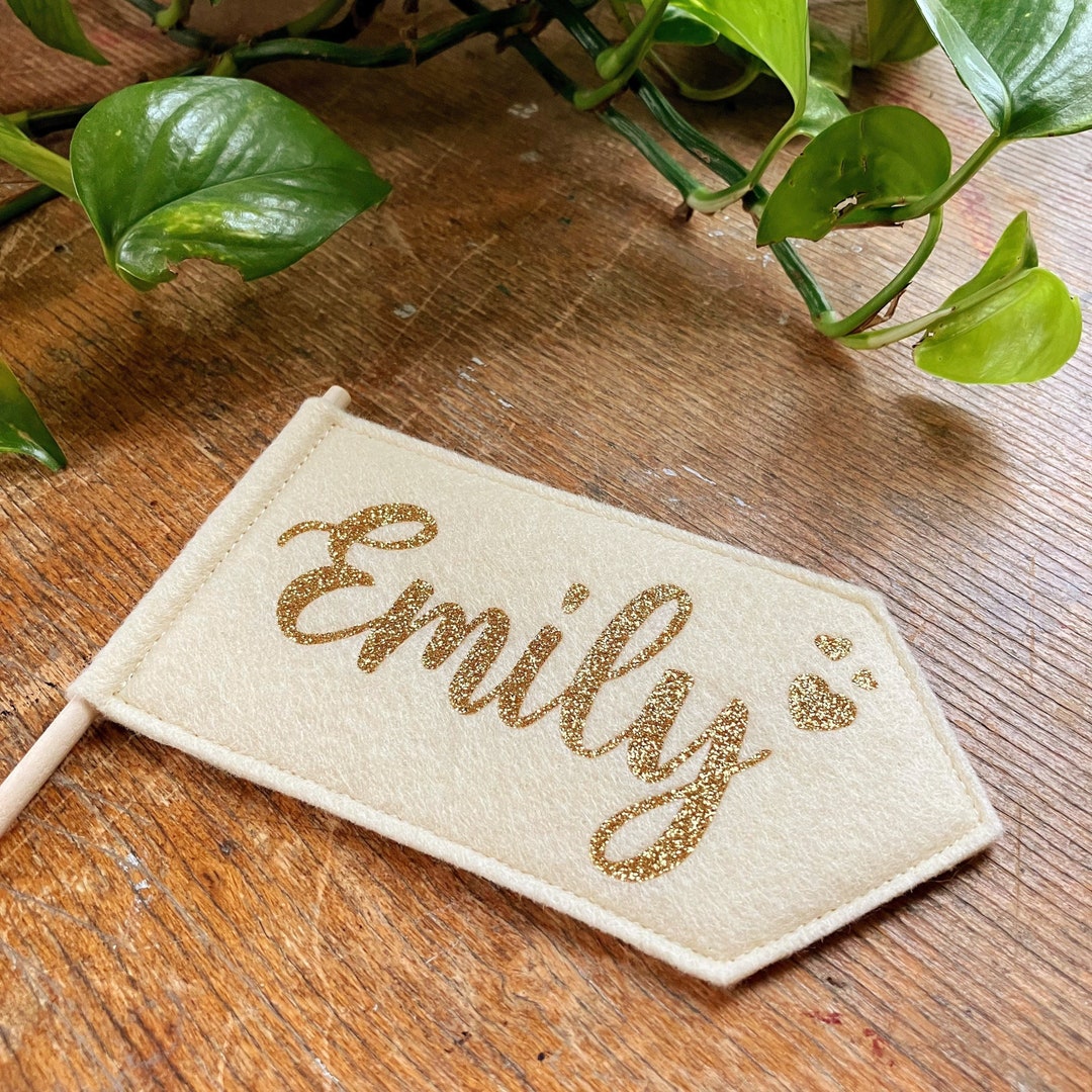 Personalised Flag Decoration in Custom Colours - Spearhead Handheld ...